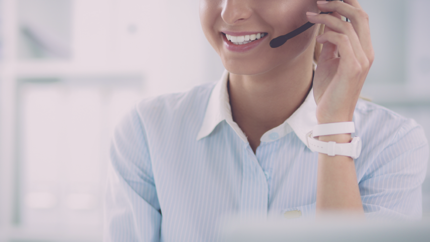 Customer Service: Pengertian dan Tugasnya | Telkomsel