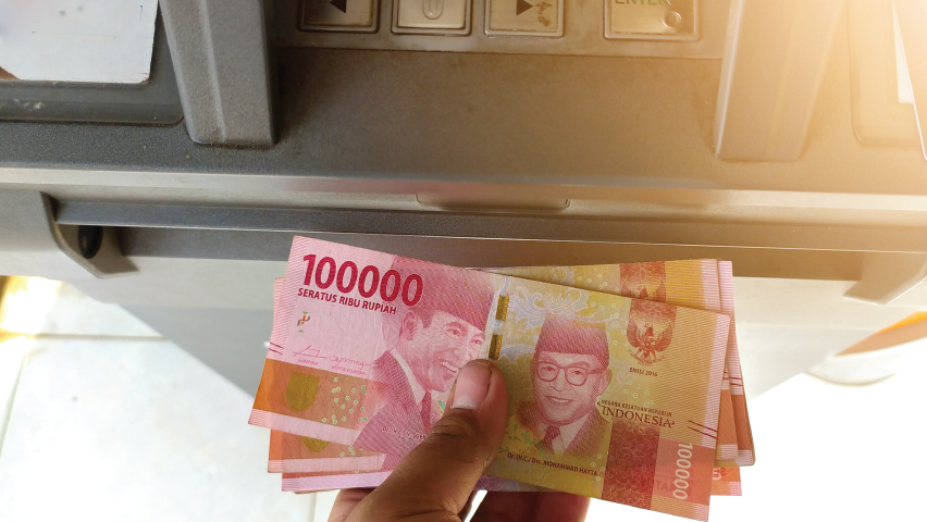 Cara Mengambil Uang di ATM dengan Kartu atau Tanpa Kartu | Telkomsel