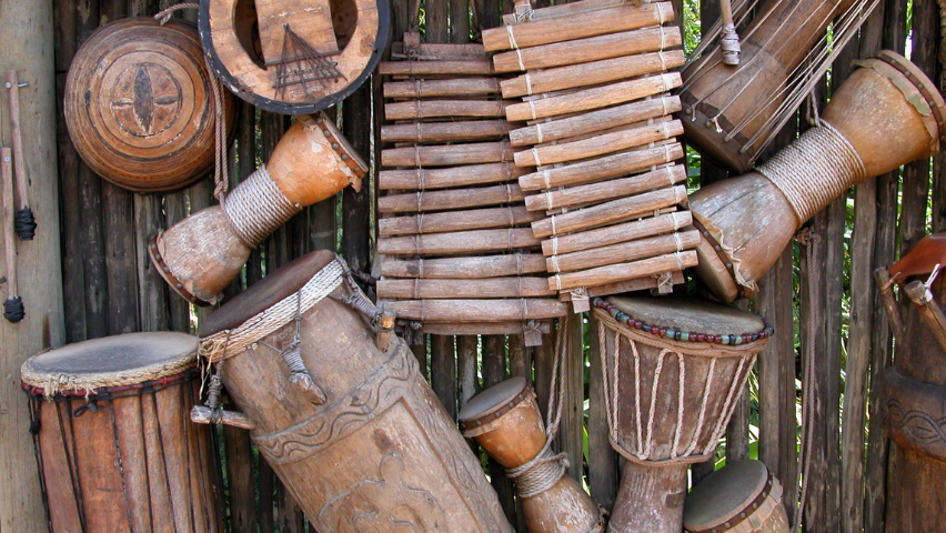 Yuk Mengenal Alat Musik Ritmis, Ciri-Ciri & Contohnya | Telkomsel